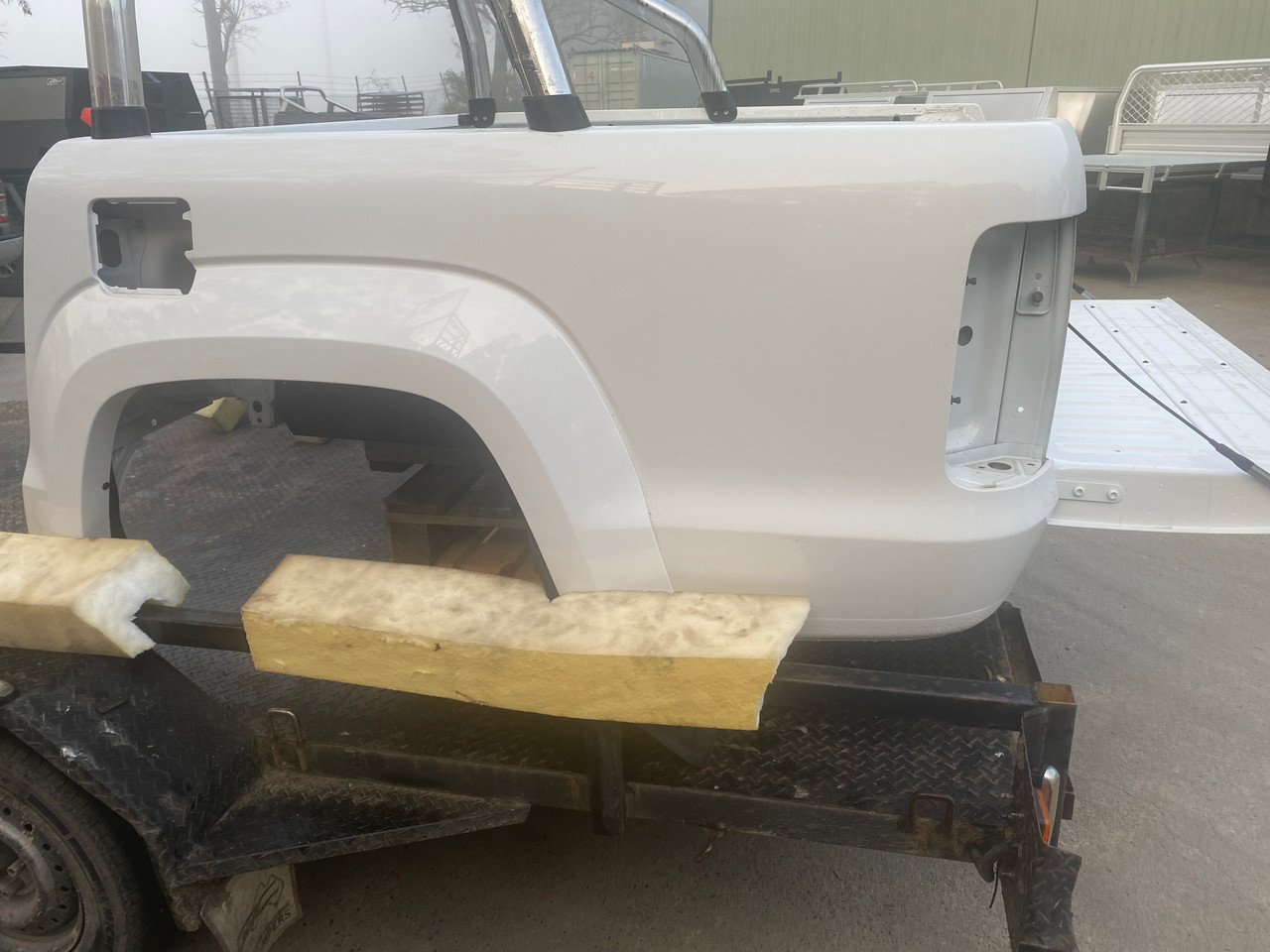 VW AMAROK DUAL CAB USED REAR TUB IN CANDY WHITE B9A PAINT CODE - Parts ...
