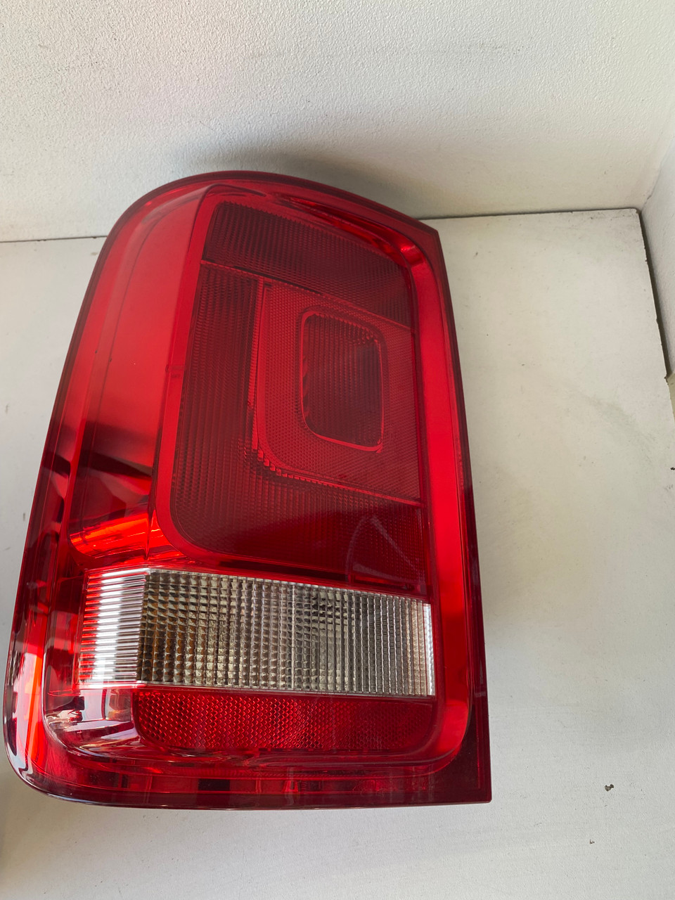 VW AMAROK DUAL CAB USED LH TAILLIGHT 2H2 945 095 A - Parts 4 European Cars