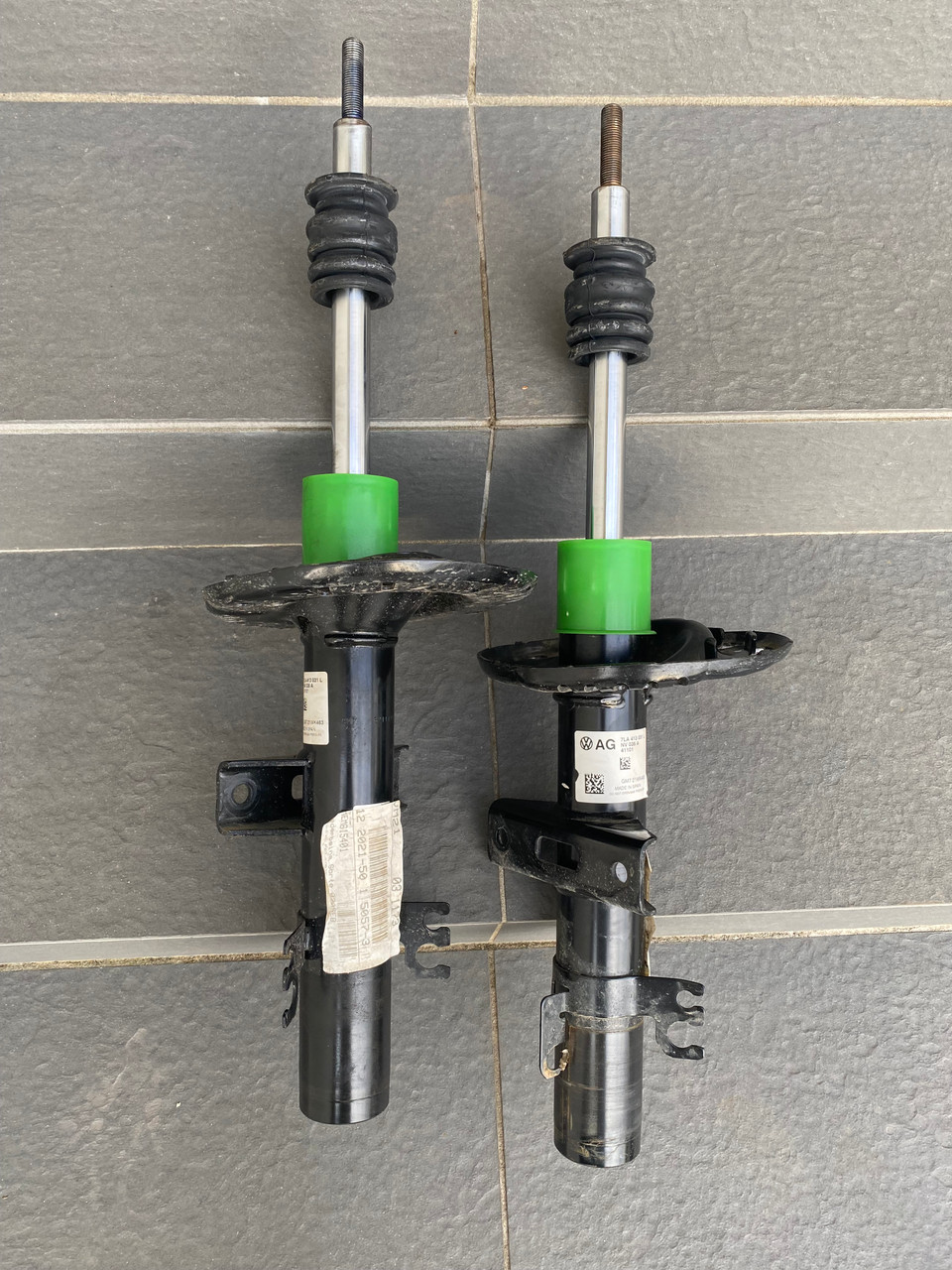 VW TRANSPORTER T6.1 CALIFORNIA USED FRONT SHOCKS 7LA 413 031 L ...