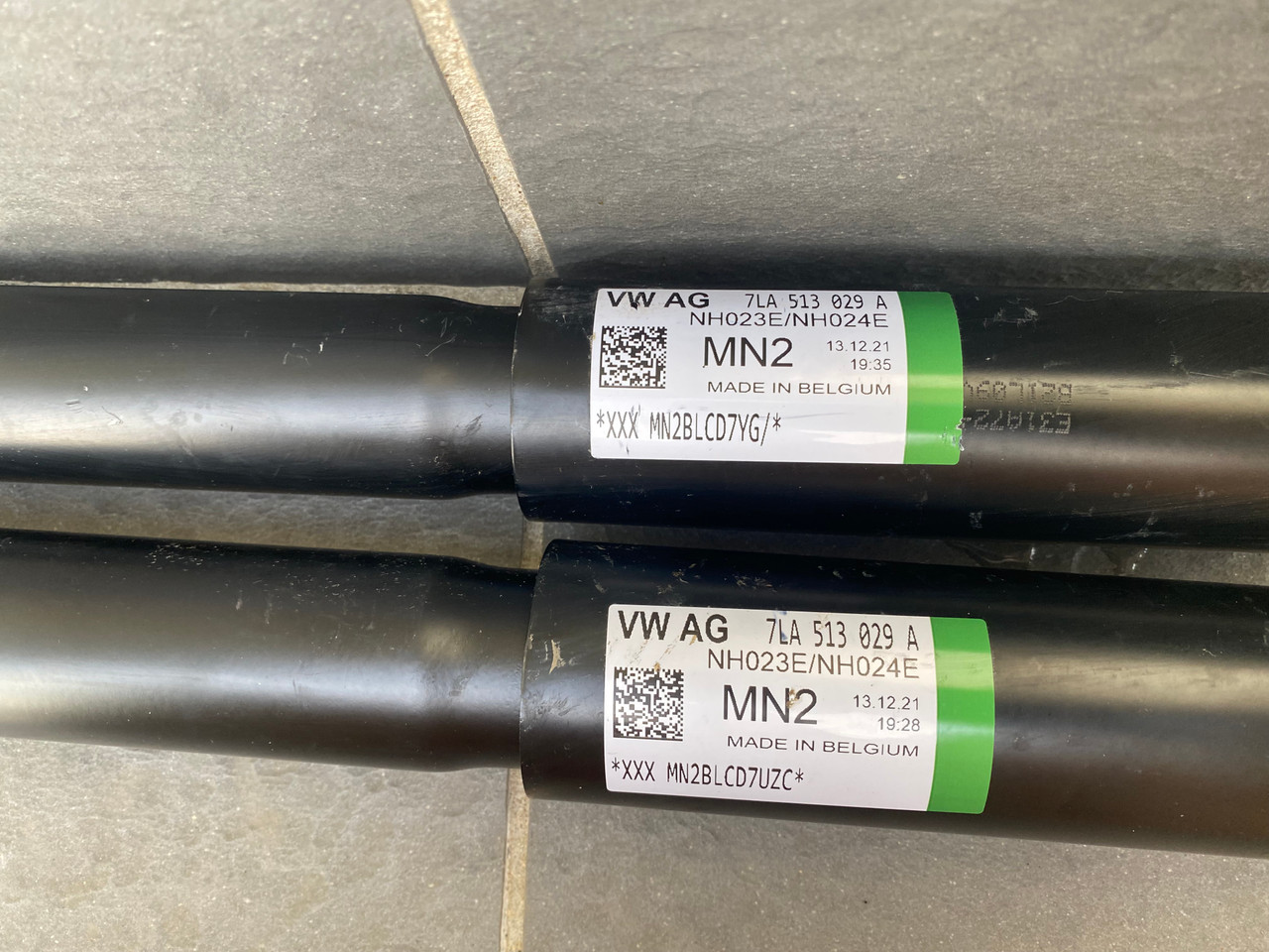 VW TRANSPORTER T6.1 CALIFORNIA USED REAR SHOCKS 7LA 513 029 A TRAVELLED ...