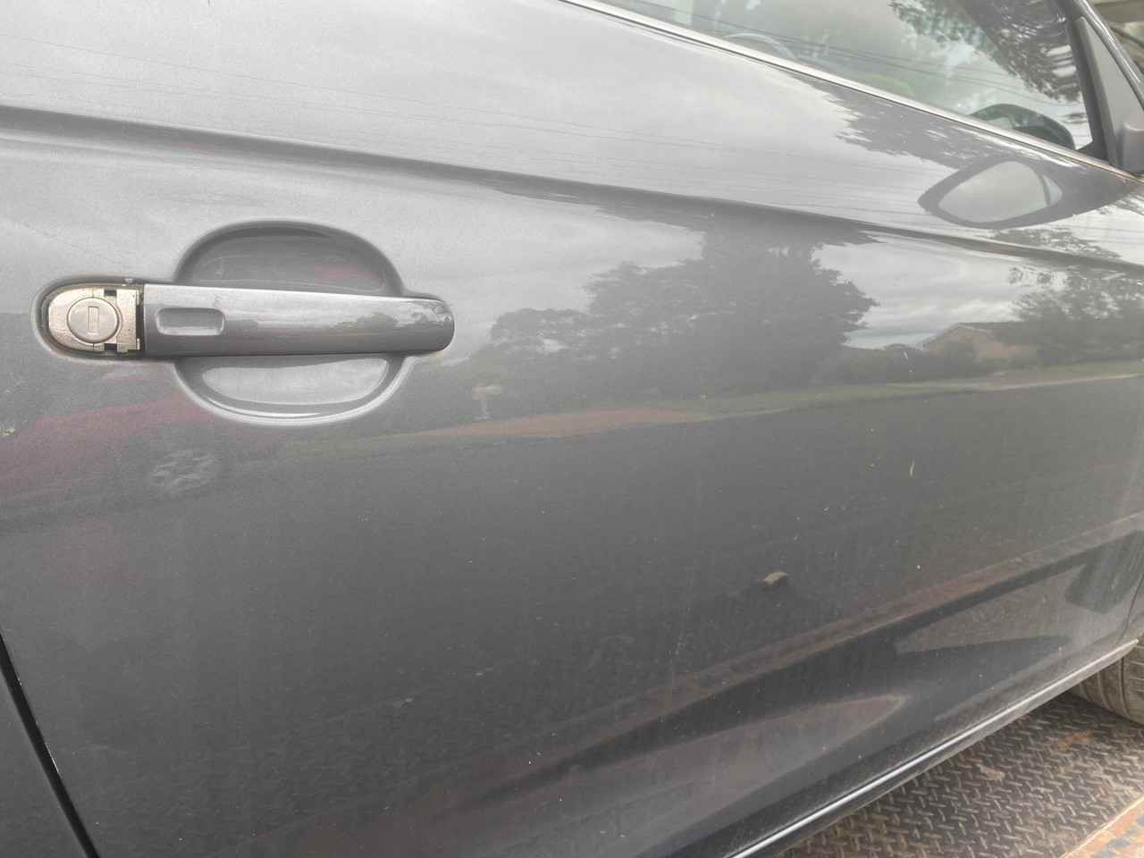 VW EOS USED RHF DOOR SHELL IN GREY R7H PAINT CODE - Parts 4 European Cars