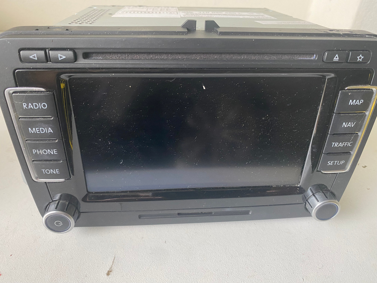 VW USED RADIO NAVIGATION UNIT 1T0 035 680 L - Parts 4 European Cars