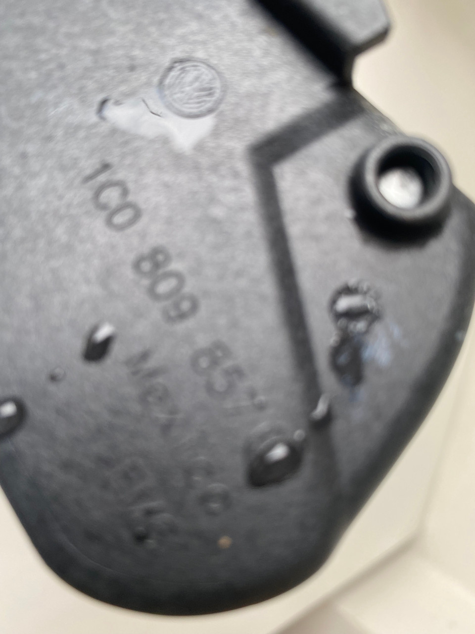 VW BEETLE USED SILVER FUEL FLAP LA7W CODE 1C0 809 857 - Parts 4 ...