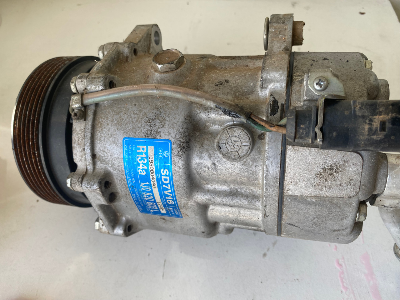 VW GOLF BORA MK4 VW BEETLE VW CADDY USED AC COMPRESSOR 1J0 820 803 L ...