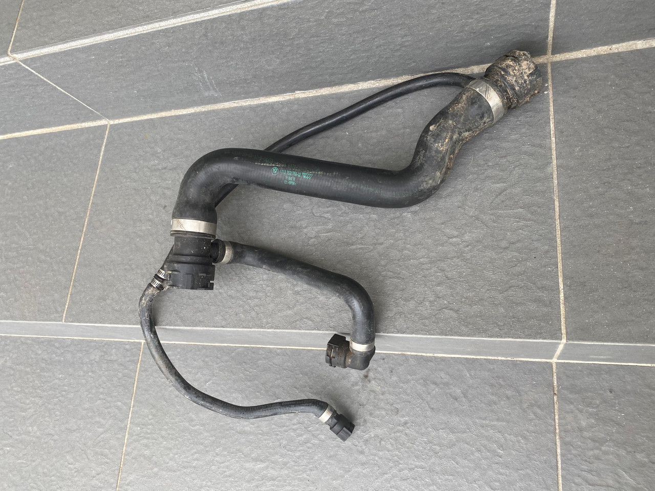 BMW E90 320 USED RADIATOR HOSE 1712 7531768-02 - Parts 4 European Cars