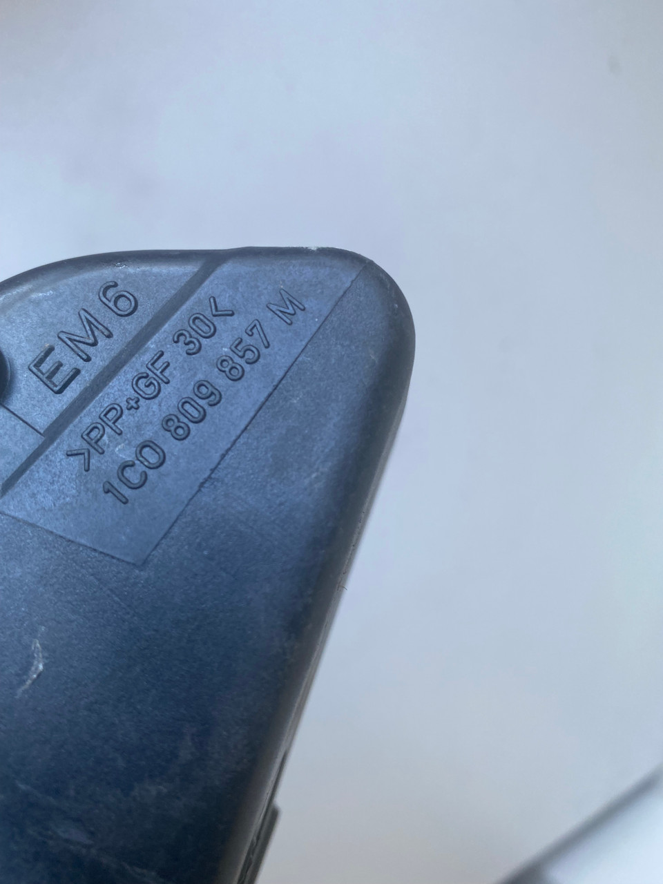 VOLKSWAGEN BEETLE EARLY USED FUEL FLAP 8N YELLOW 1C0 809 847 M - Parts ...