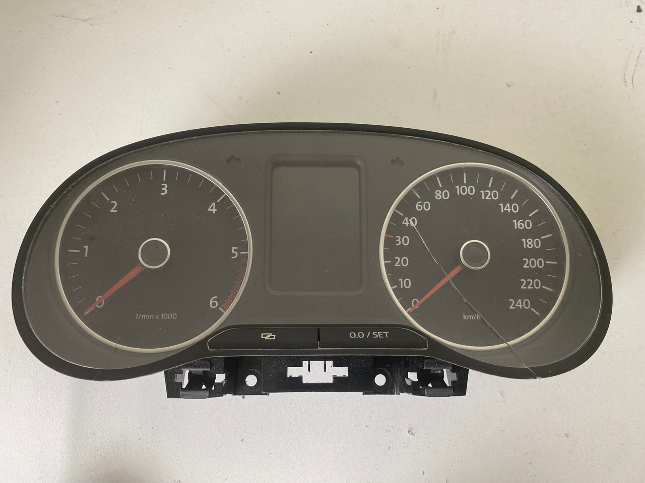 VW AMAROK 2L TDI CDC USED INSTRUMENT CLUSTER 2H0 920 863 B - Parts 4 ...