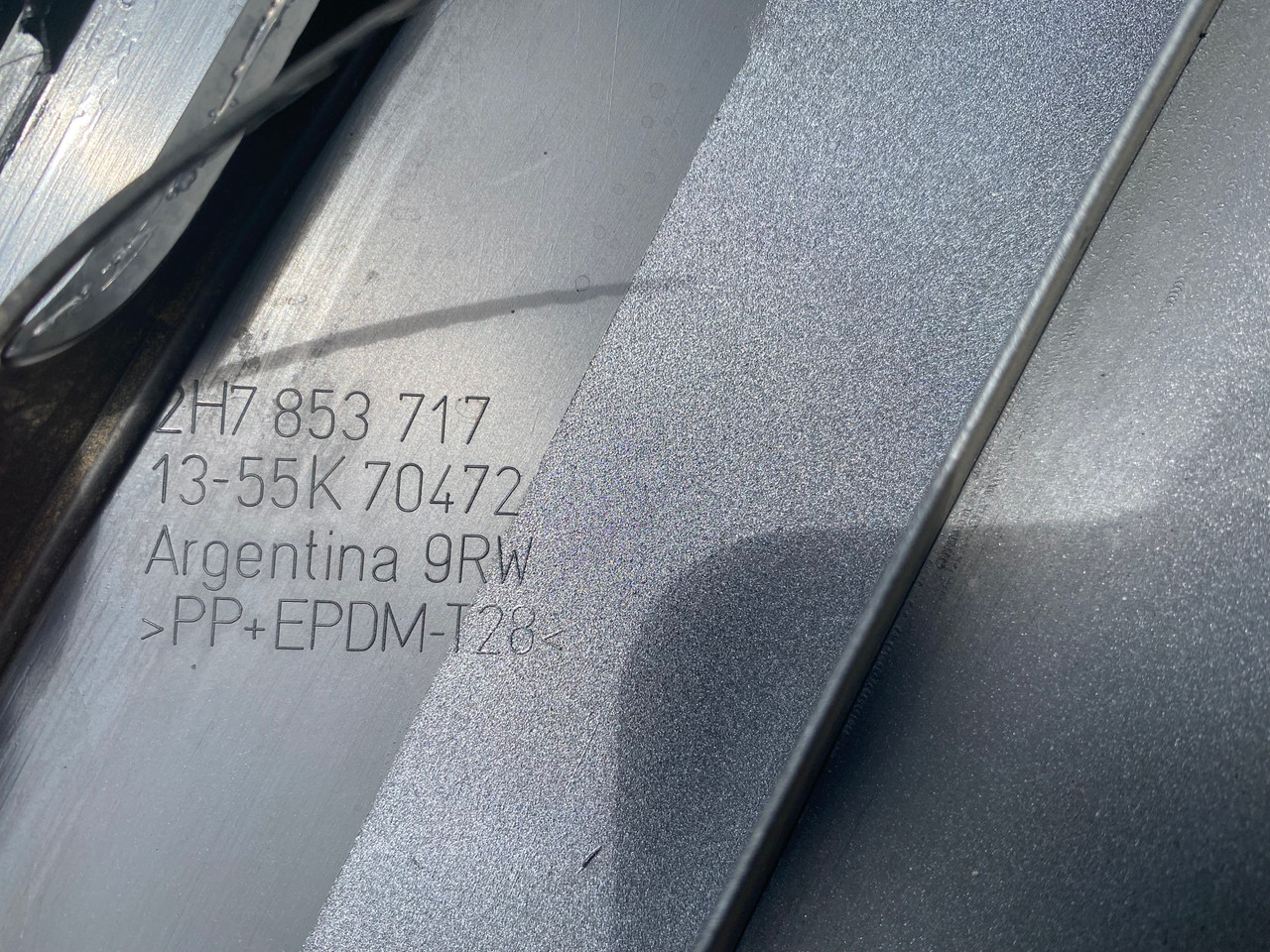 VW AMAROK USED LHF GUARD FLARE IN NATURAL GREY H7W PAINT CODE 2H7 853 ...