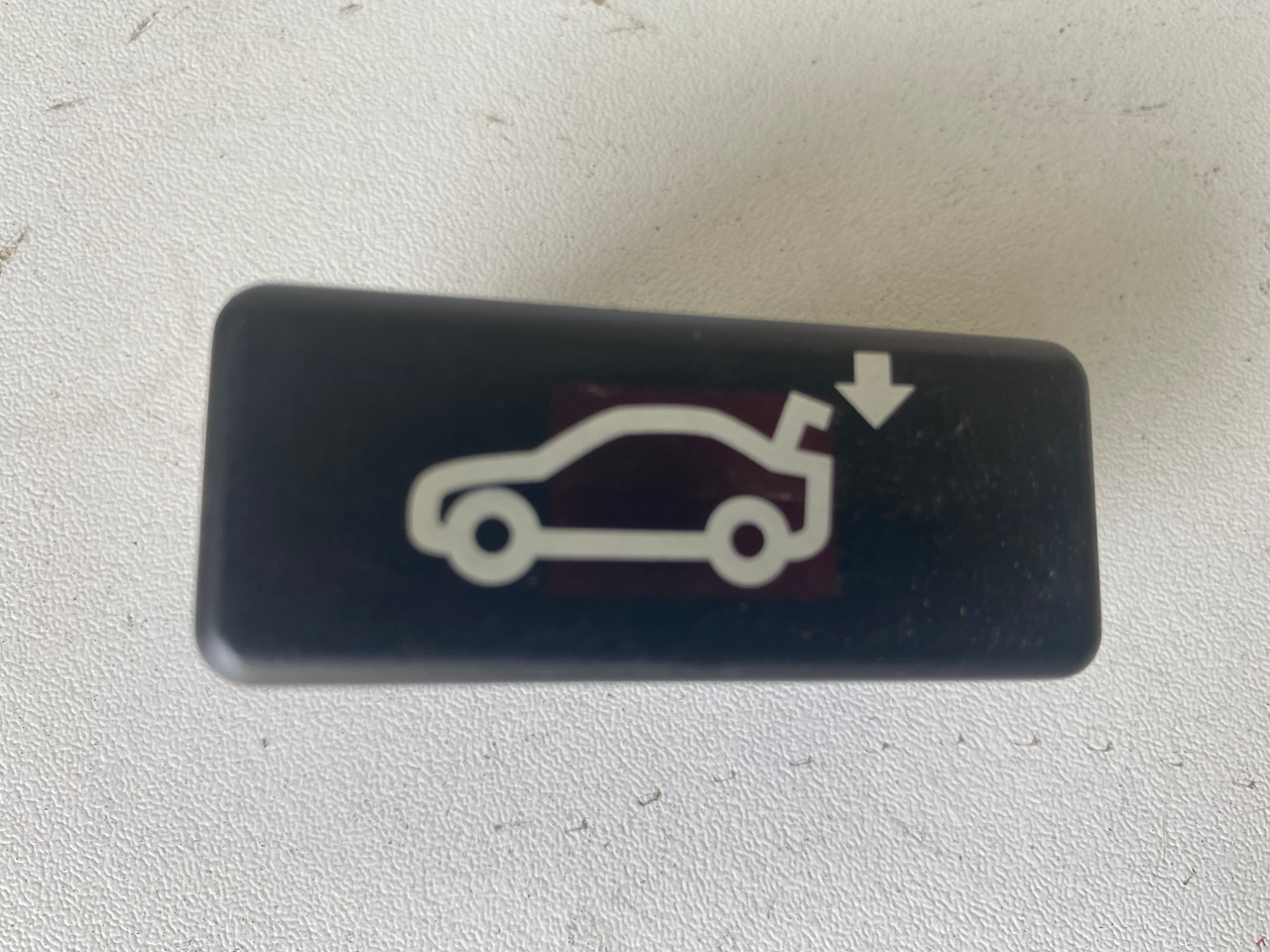 BMW X5 E70 USED TAILGATE SWITCH 8 375 580 - Parts 4 European Cars