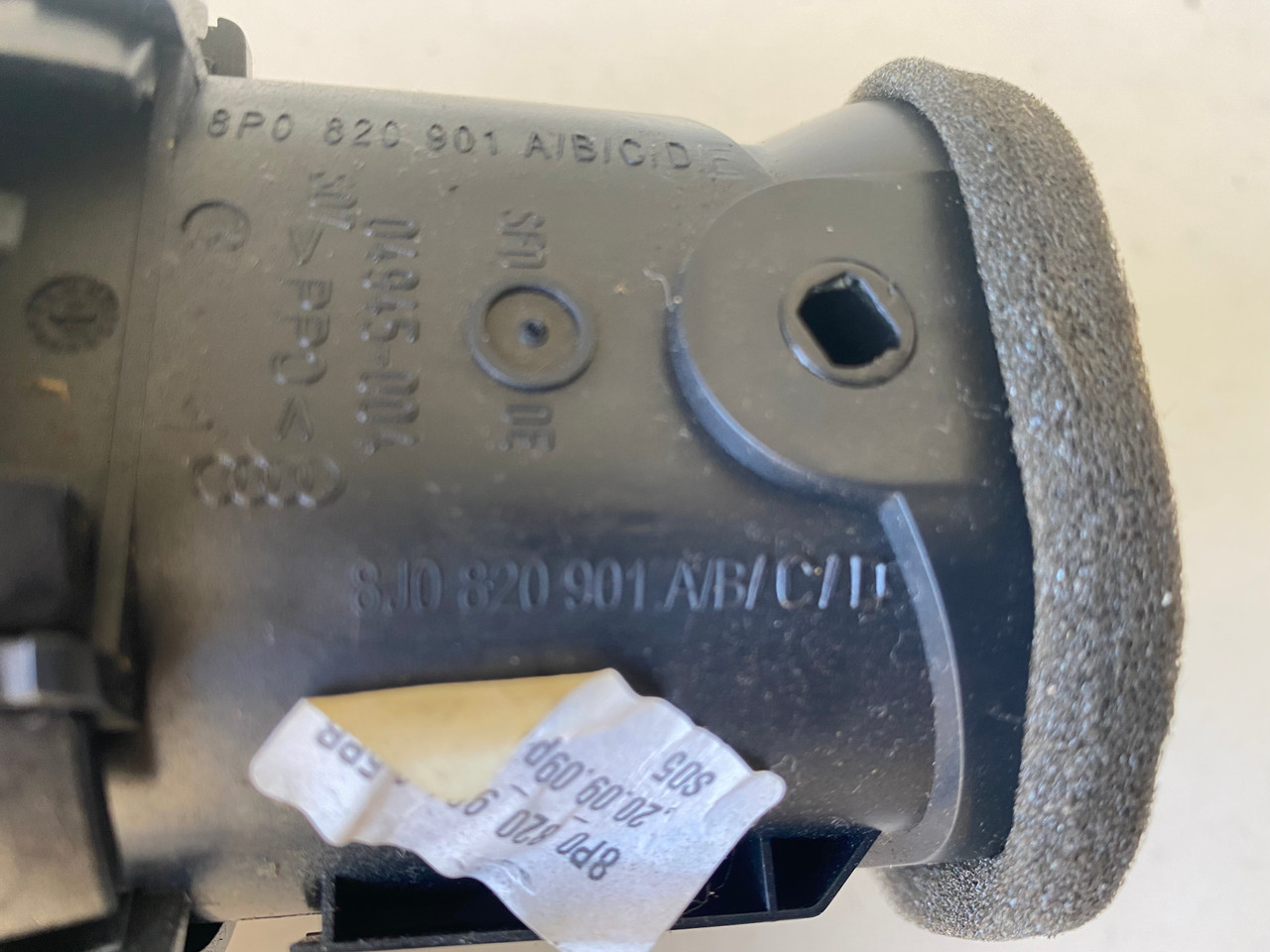 AUDI A3 8P USED CHROME TRIM CENTRE AIR VENT 8J0 820 901 C 5PR 8P0 820 ...