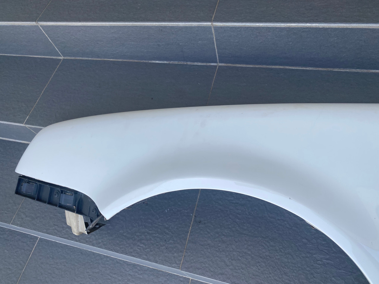 VW GOLF MK4 USED LH GUARD IN WHITE B9A PAINT CODE - Parts 4 European Cars