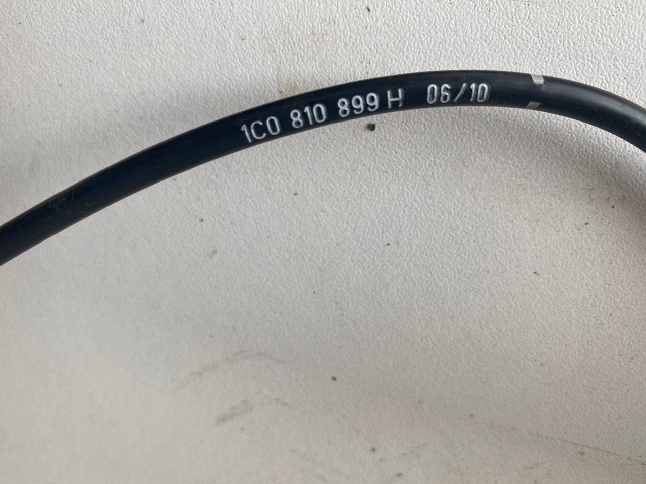 VW BEETLE COUPE USED FUEL FLAP CABLE 1C0 810 899 H - Parts 4 European Cars