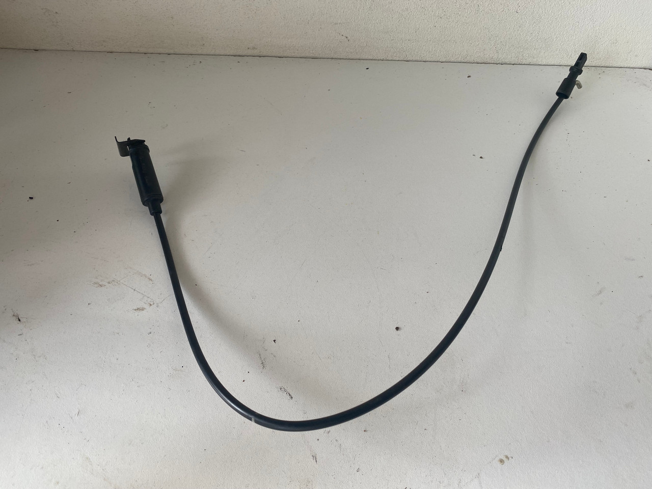 VW BEETLE COUPE USED FUEL FLAP CABLE 1C0 810 899 H - Parts 4 European Cars