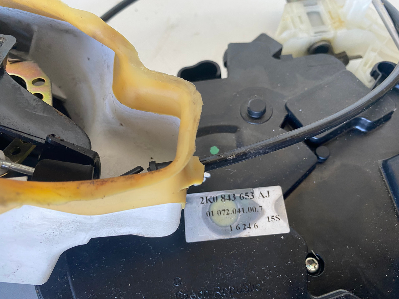 VW CADDY 2005-2014 USED LH SLIDING DOOR LOCK ACTUATOR 2K0 843 653 AJ ...