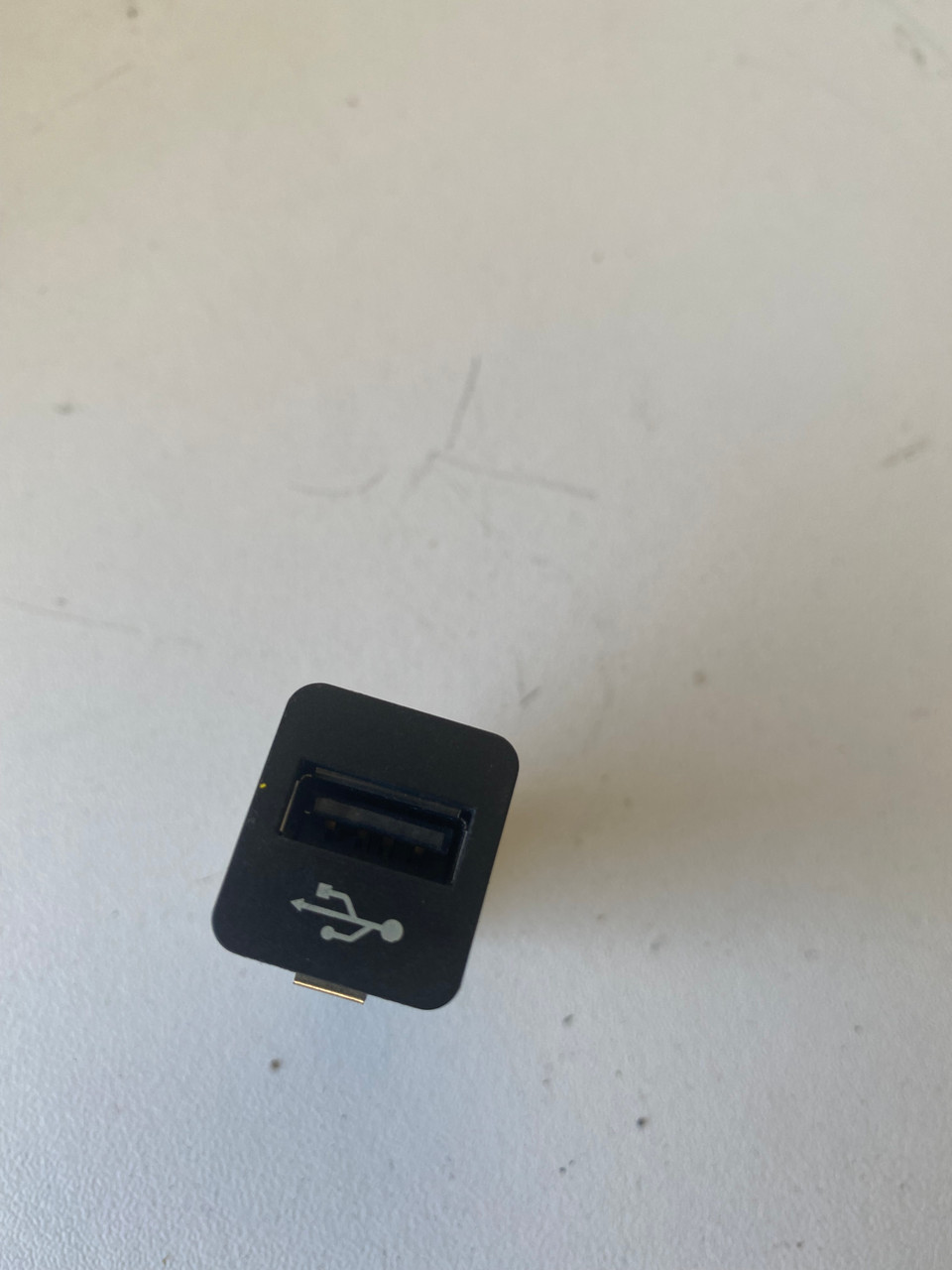 BMW USED USB PLUG 61 31 9 167 196 01 - Parts 4 European Cars
