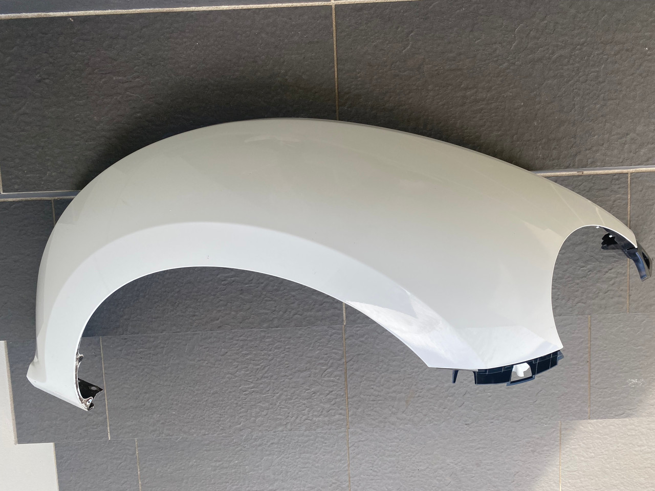 VW BEETLE A5 2012-2016 USED RHF GUARD IN WHITE C9A PAINT CODE 5C5 821 ...