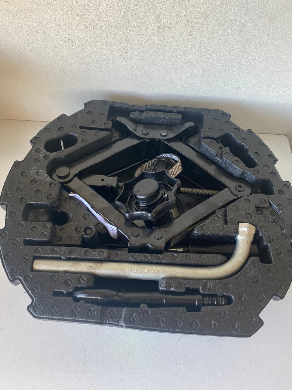 VW BEETLE A5 2012-2016 USED TOOL KIT - Parts 4 European Cars