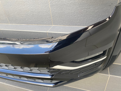 VW AMAROK 2018-2021 USED GENUINE FRONT COMPLETE BUMPER BAR IN BLACK 2H6 ...