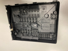 VW GOLF NEW GENUINE FUSE BOX 1K0 937 125 D - Parts 4 European Cars