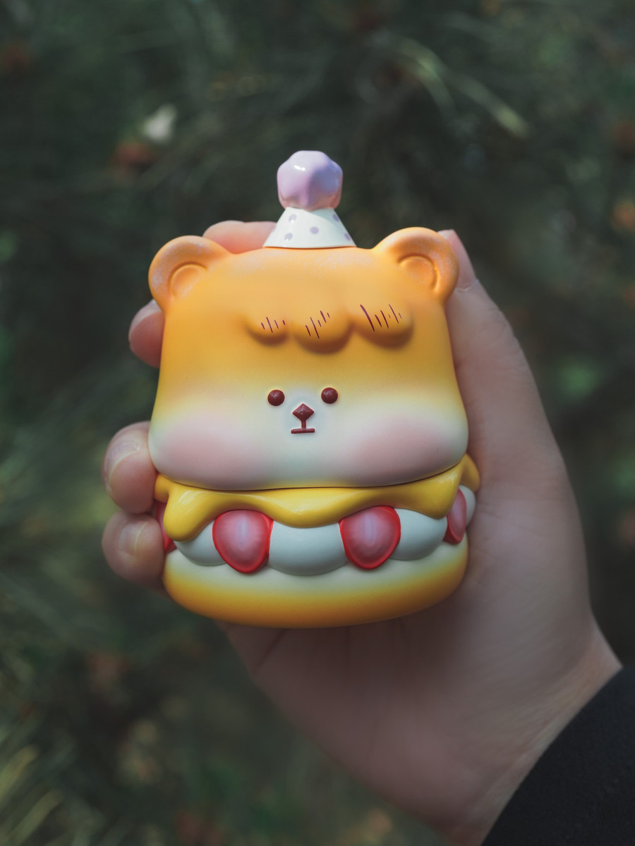 Han Han Strawberry PRE-ORDER SHIPS SEP 2022 - myplasticheart