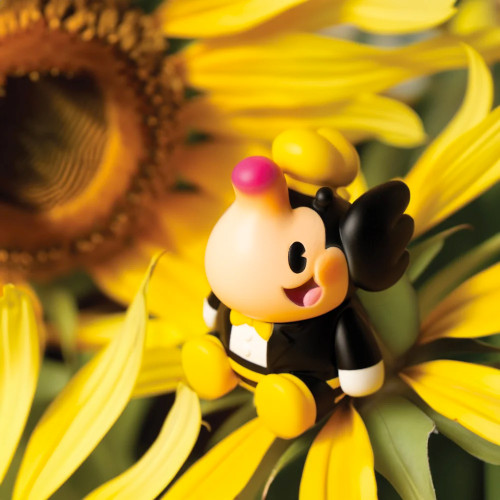 Bumble Bee Elfie PRE-ORDER SHIPS JUL 2024 - myplasticheart