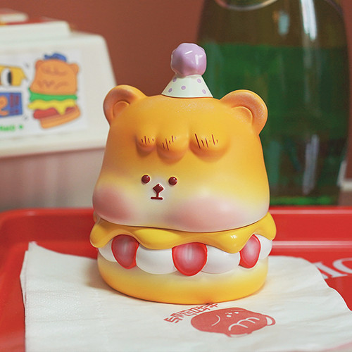 Han Han Strawberry PRE-ORDER SHIPS SEP 2022 - myplasticheart