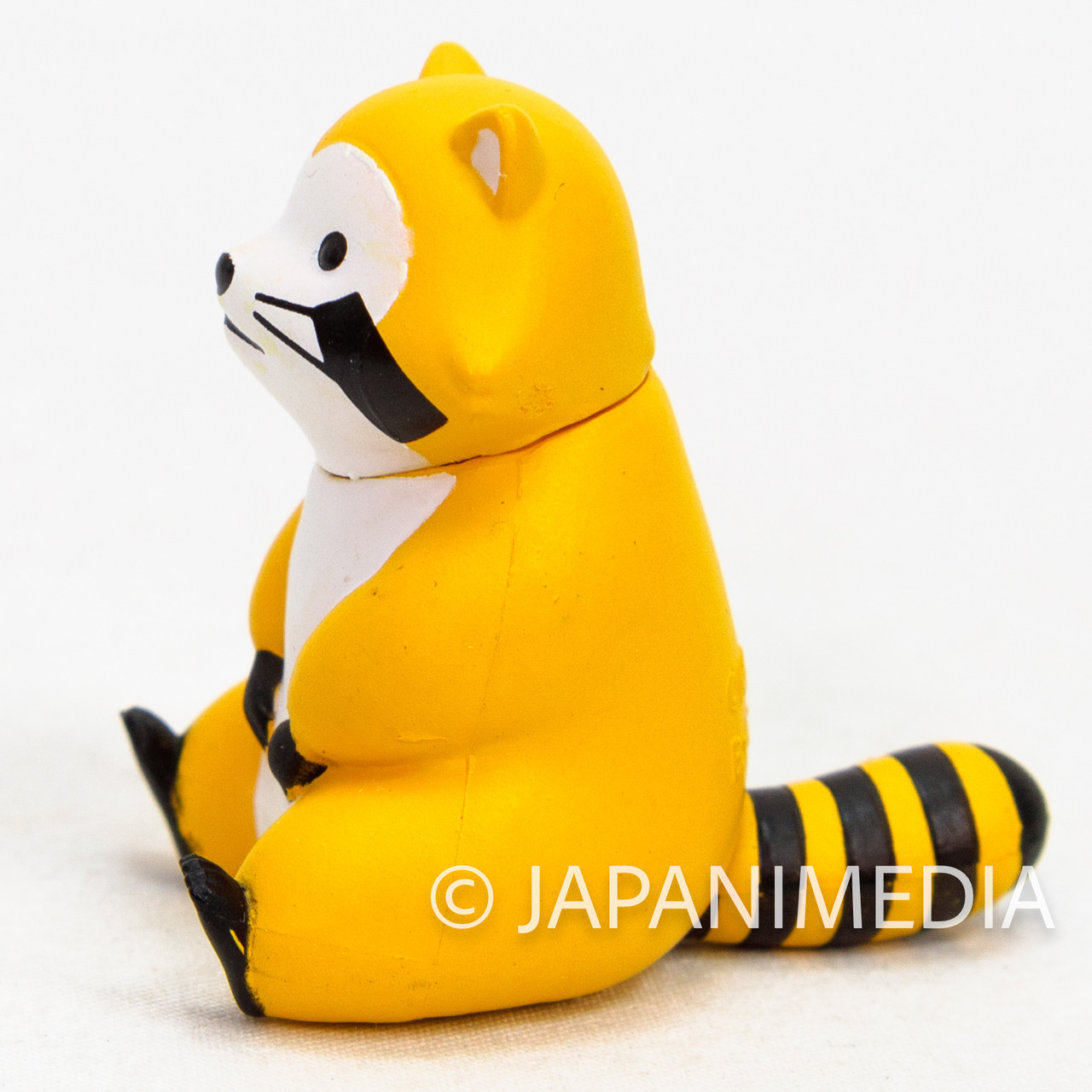 Rascal the Raccoon Mini Sitting Figure BANDAI | Japanimedia Store