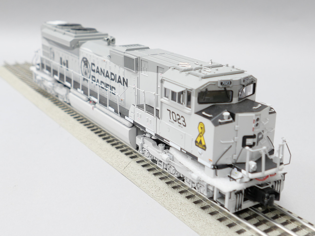 Atlas Trains 30138144 3RL SD70ACe Locomotive Canadian Pacific Air Force ...