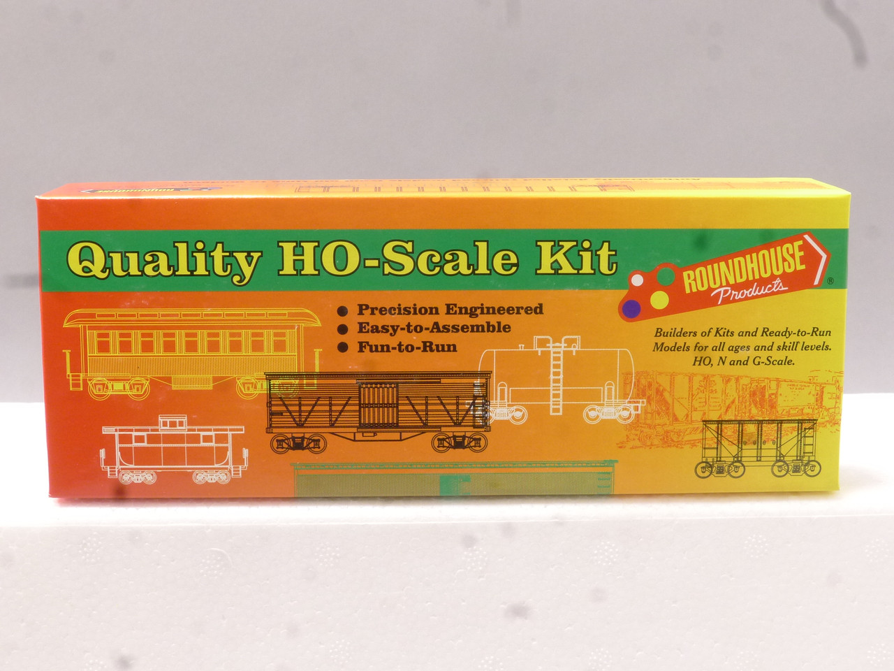 Roundhouse HO Scale 07900C 54' FMC 3-Bay Covered Hopper Greenwood ...