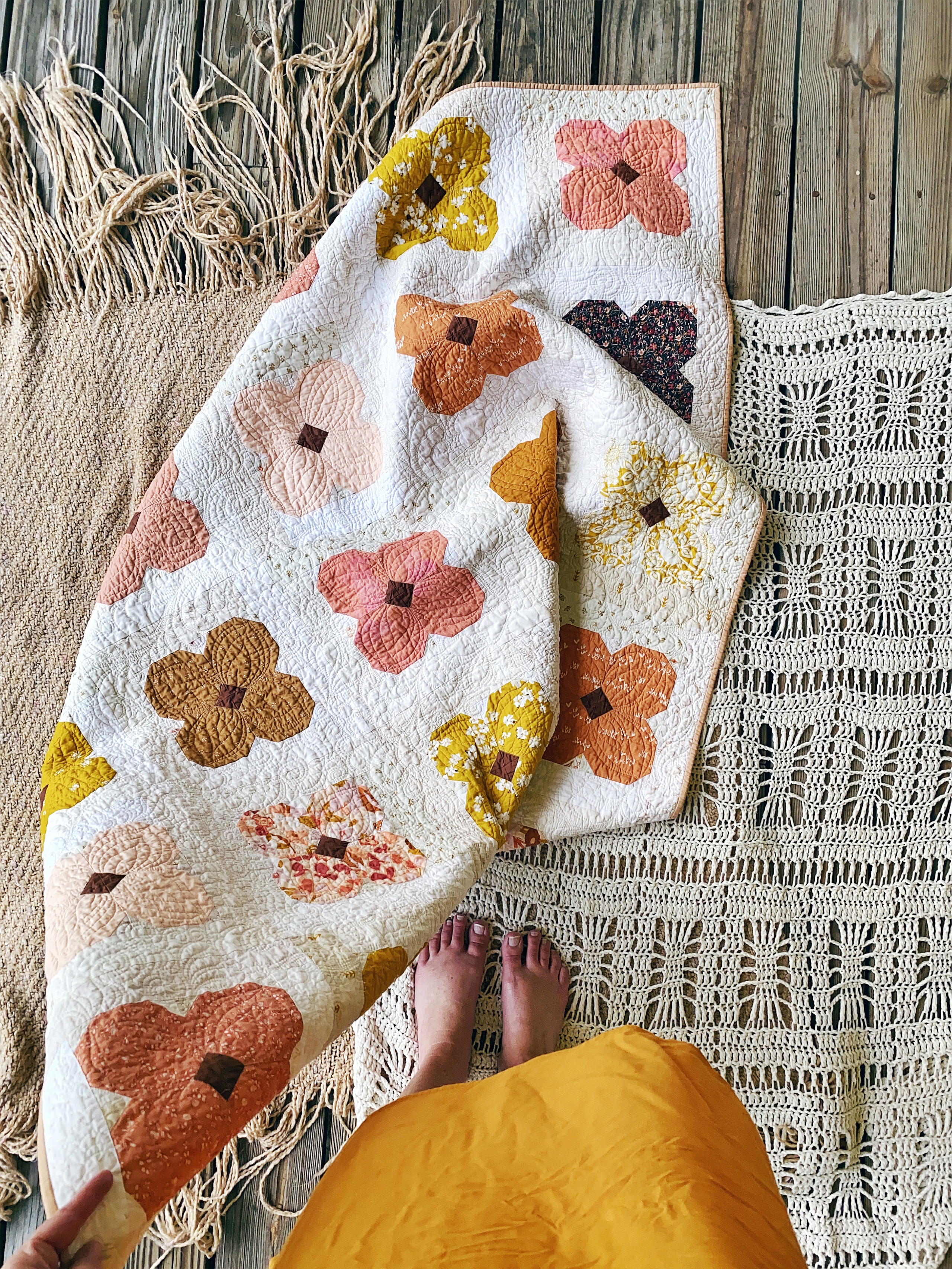 Hello Posy Quilt Pattern - Paper Pattern (SCQ-130)