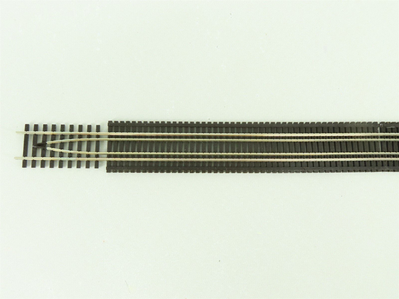 948-899 - Walthers Code 83 -- Nickel Silver Bridge Track -- One-Piece w ...