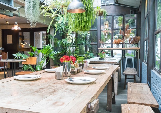 Creating an Inviting Atmosphere for Your Restaurant with a Retaining ...