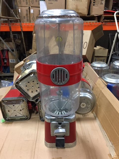 Vintage Beaver Talking Vending Machine Gumball Toy Candy Bulk Vendor ...