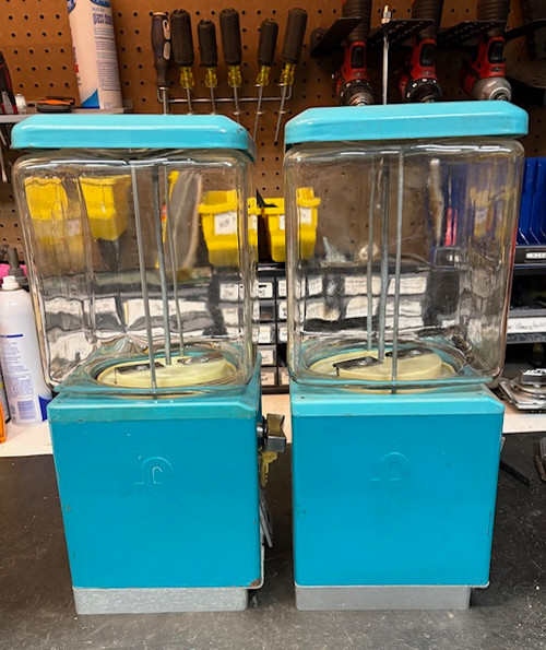 Vintage Sea Foam Green Glass Folz Northwestern Model 60 Candy Gum Machine