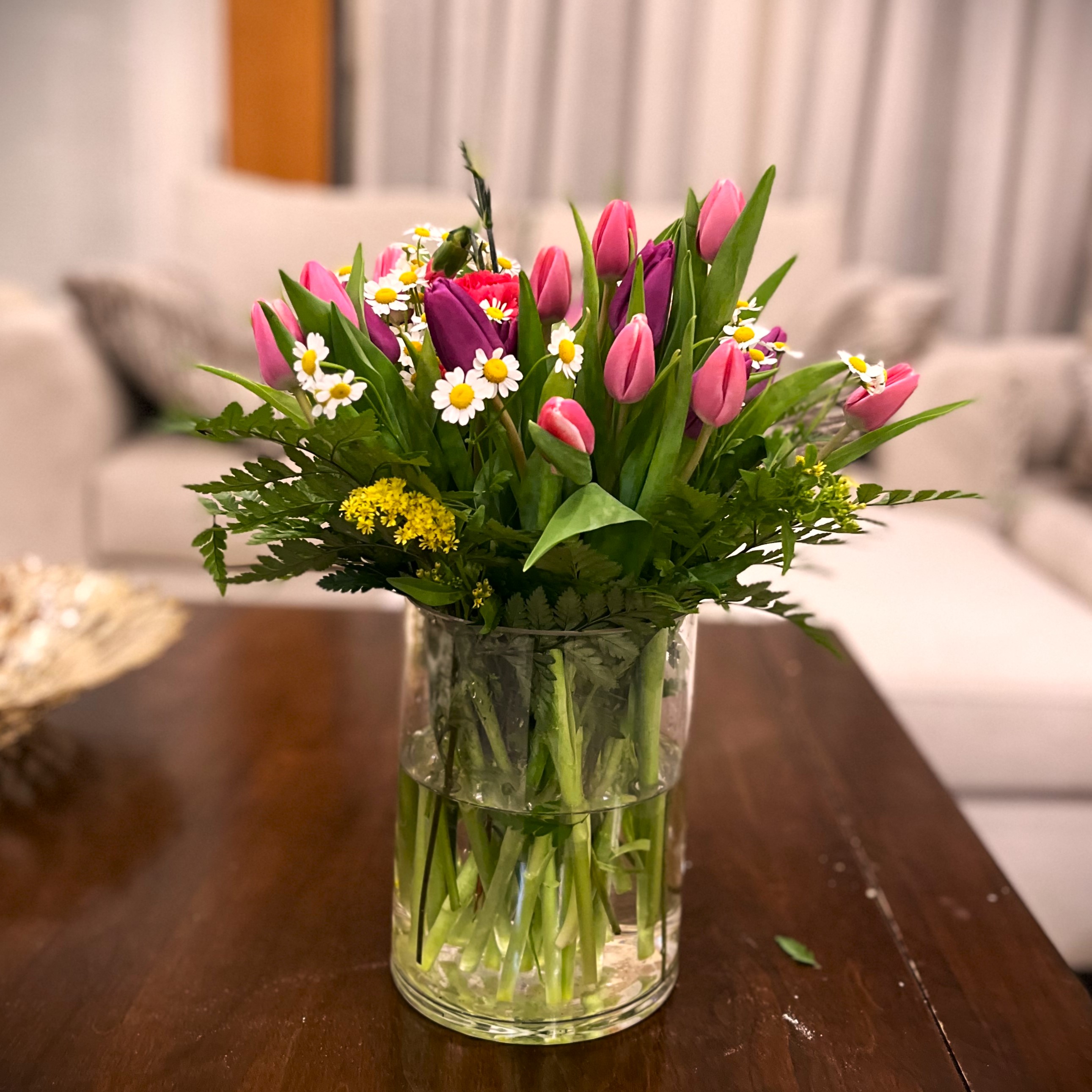 About our local florist - Bloomgol