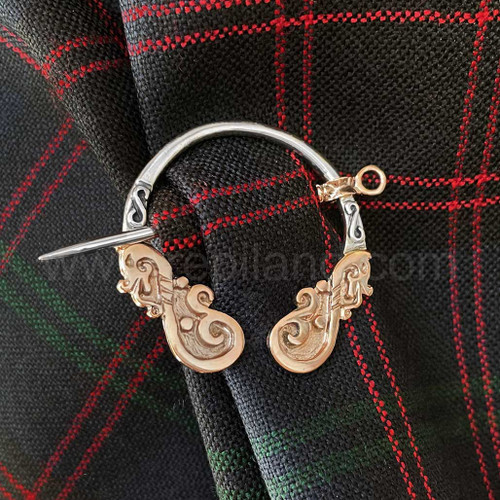 Môr Draig Penannular Brooch, sterling & rose gold - R E Piland Goldsmiths