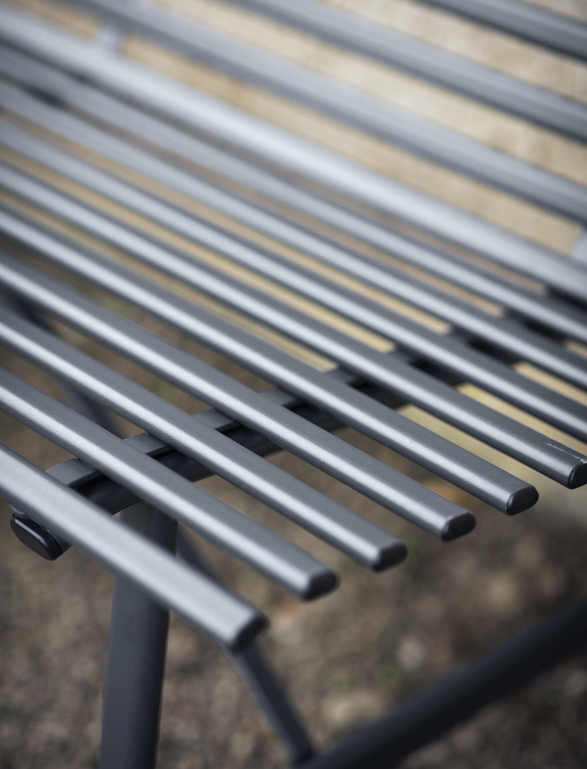 Richmond Bench Carbon | Garden Trading