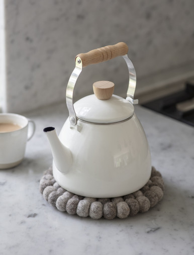 Stove Kettle - Enamel, Warm White | Garden Trading