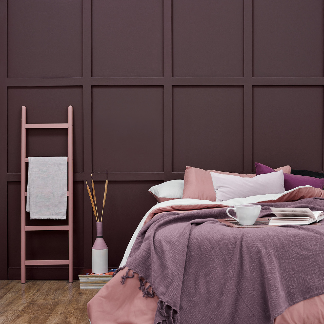 Mulberry Street Wall & Ceiling Paint - Matt Purple Finish | Rust-Oleum