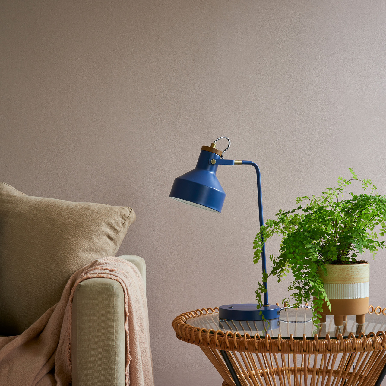 Rust-Oleum Washable Brown Matt Wall Paint - Salted Caramel - Rust-oleum UK