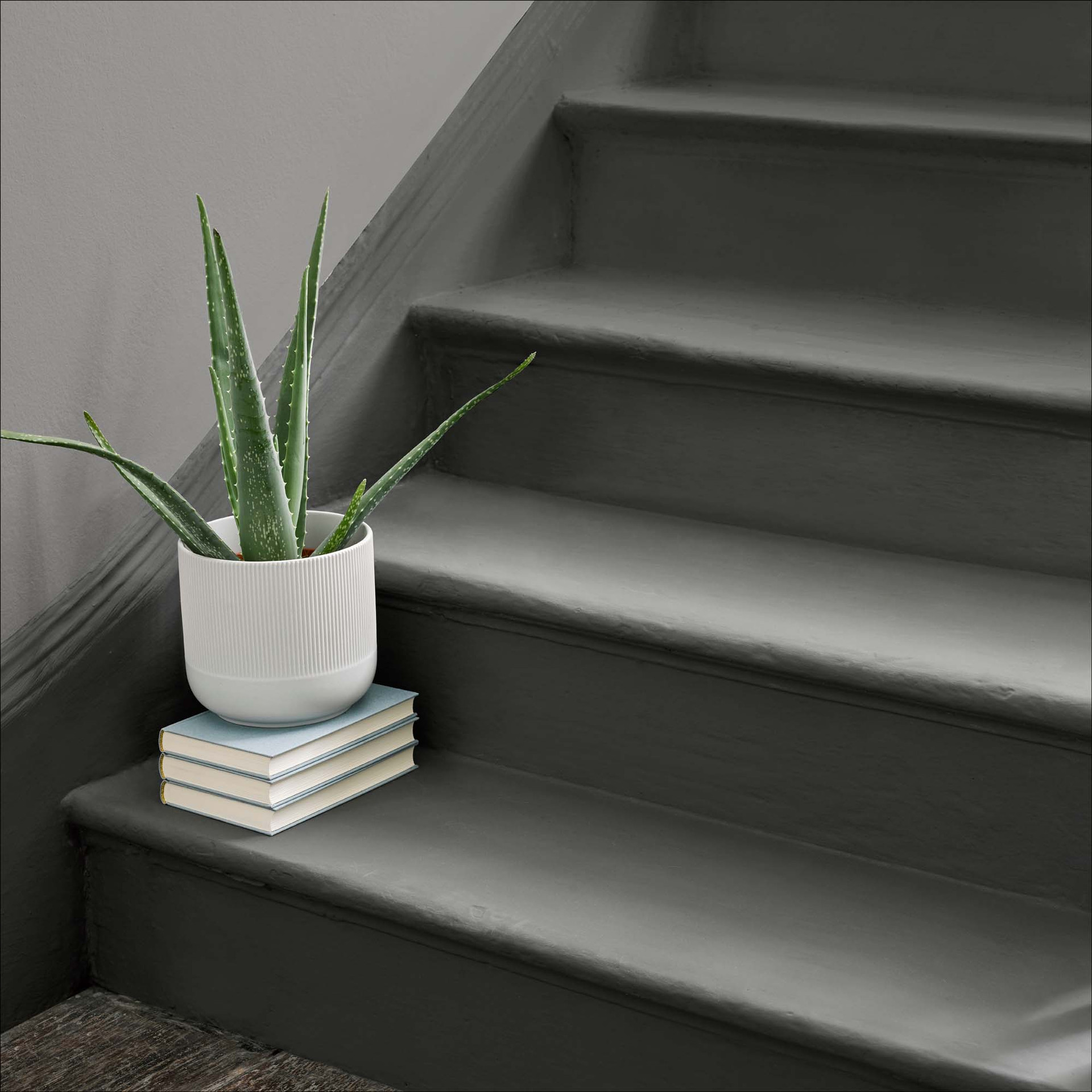 Floor Wood & Concrete Paint, Chalky Finish - GRAPHITE - Rust-oleum UK