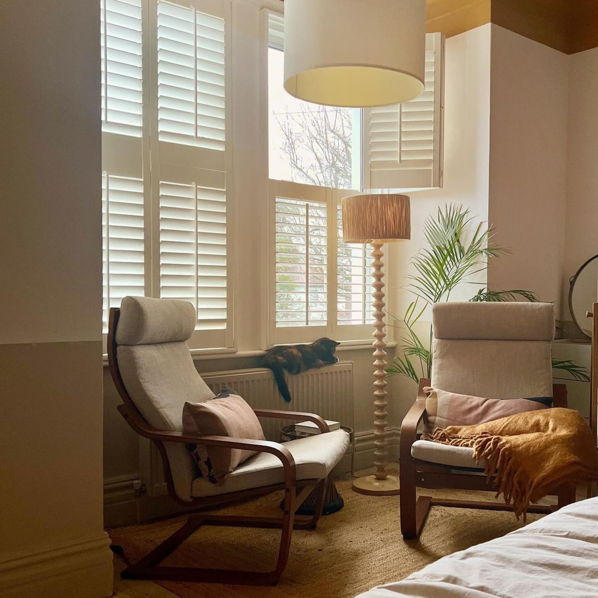 Hessian Radiator Paint Â– Satin Beige Finish | Rust-Oleum