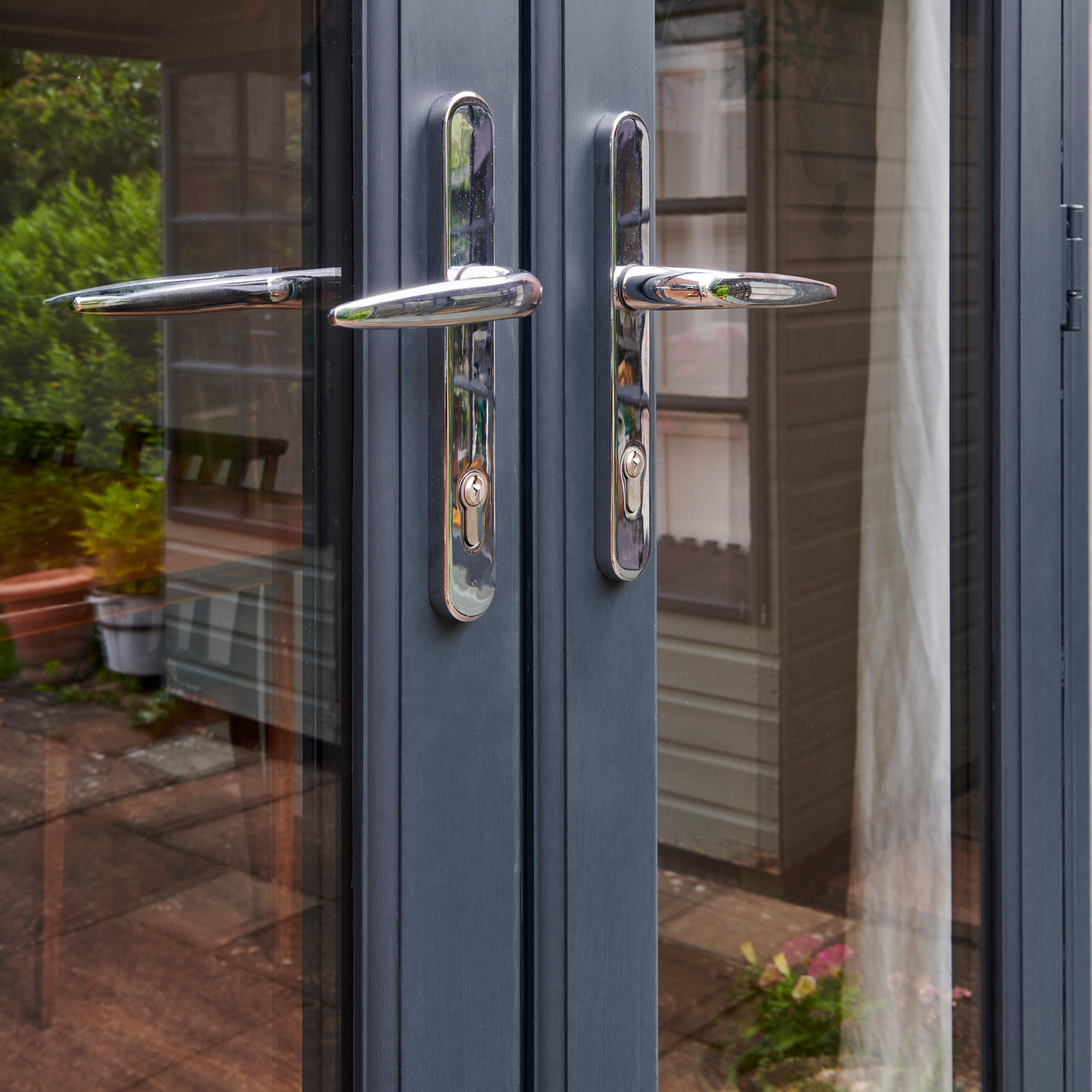 Black Sand uPVC Paint Â– Matt Black Finish | Rust-Oleum