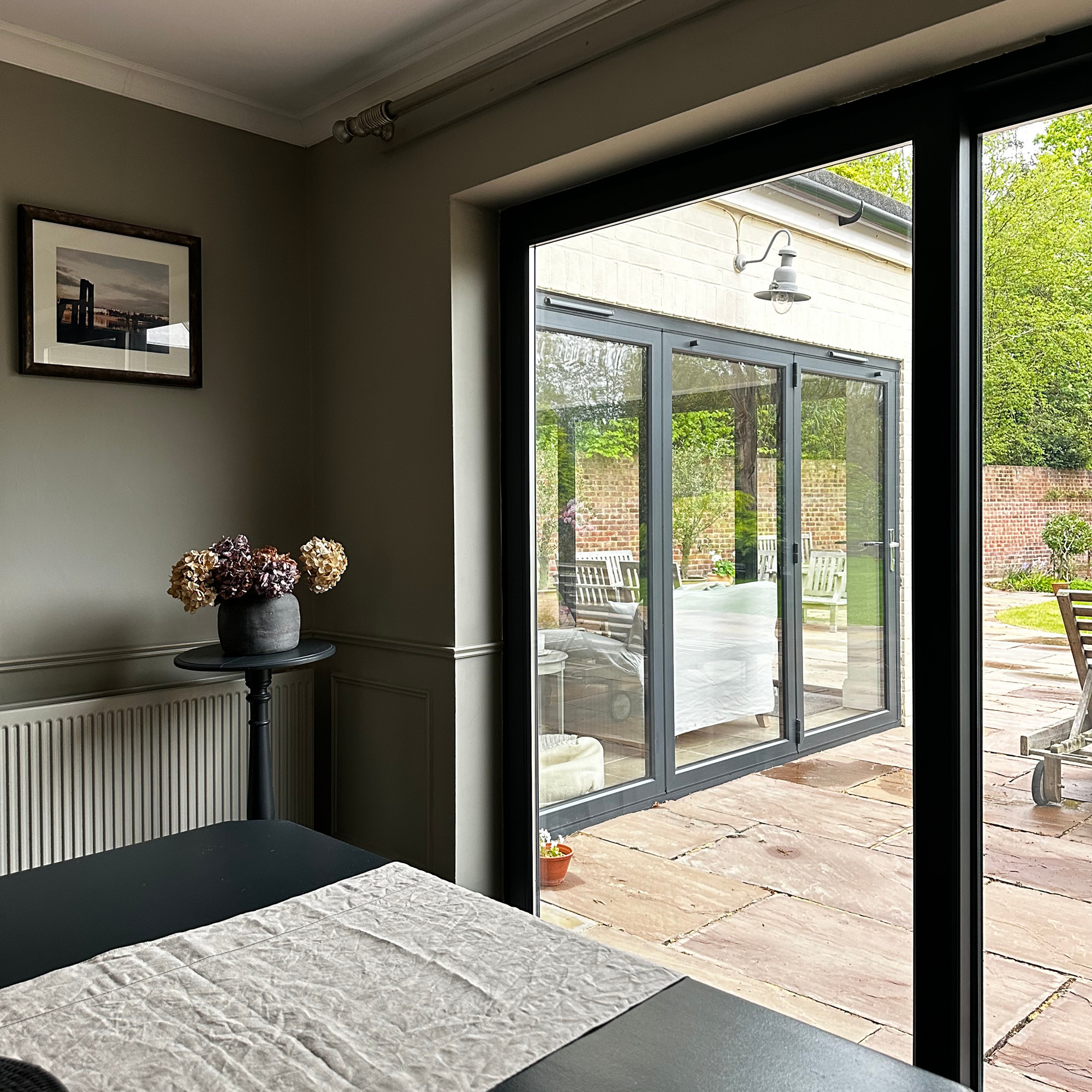 Anthracite uPVC Paint Â– Matt Grey Finish | Rust-Oleum
