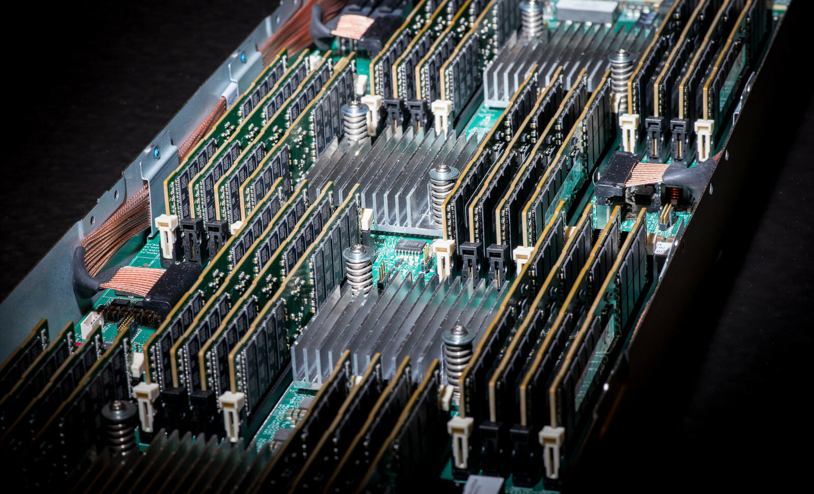 HPE ProLiant DL380p Gen8 Memory | DDR3 ECC RDIMM & LRDIMM