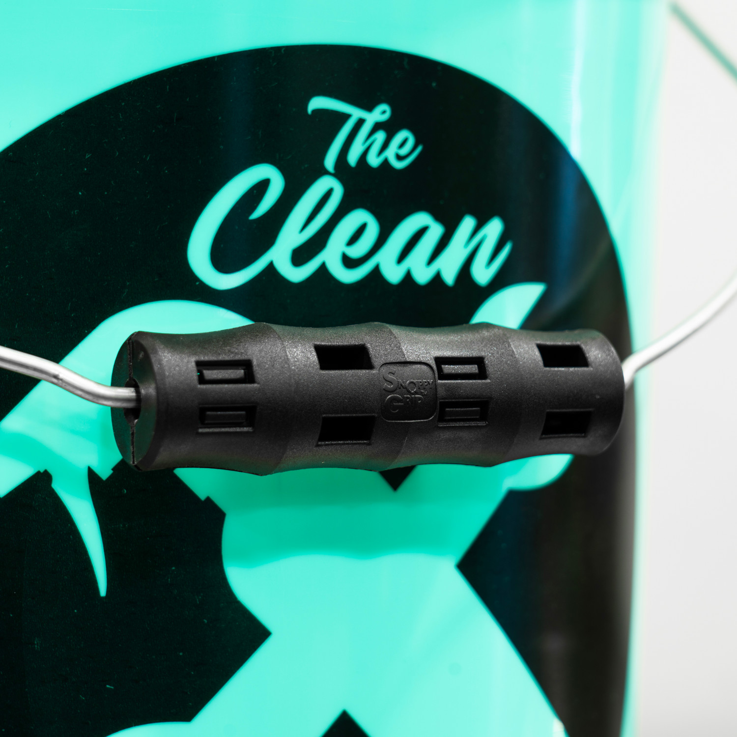 Snappy Grip Ergonomic Bucket Handle | Black | The Clean Garage