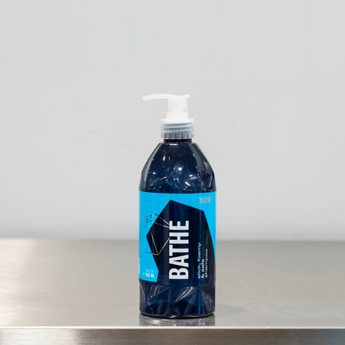 GYEON Q2M Bathe 500ml | PH Neutral Car Wash Shampoo