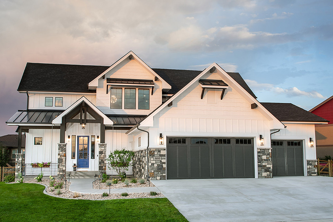 Farmhouse Style vs. Traditional: Choosing the Perfect Farmhouse Plan ...