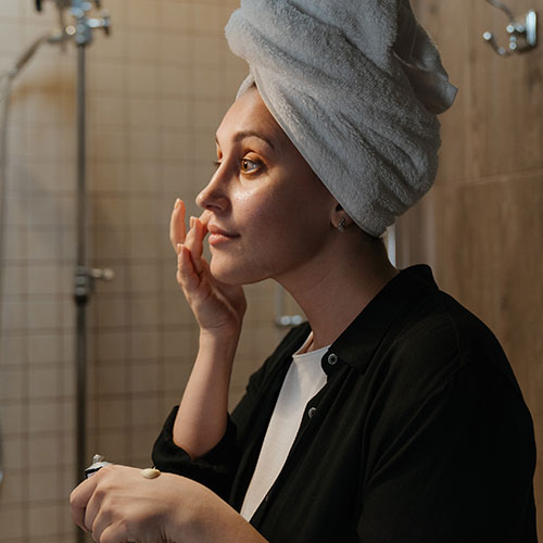 6 Ways You're Drying Out Your Skin by Accident (and How to Stop It)