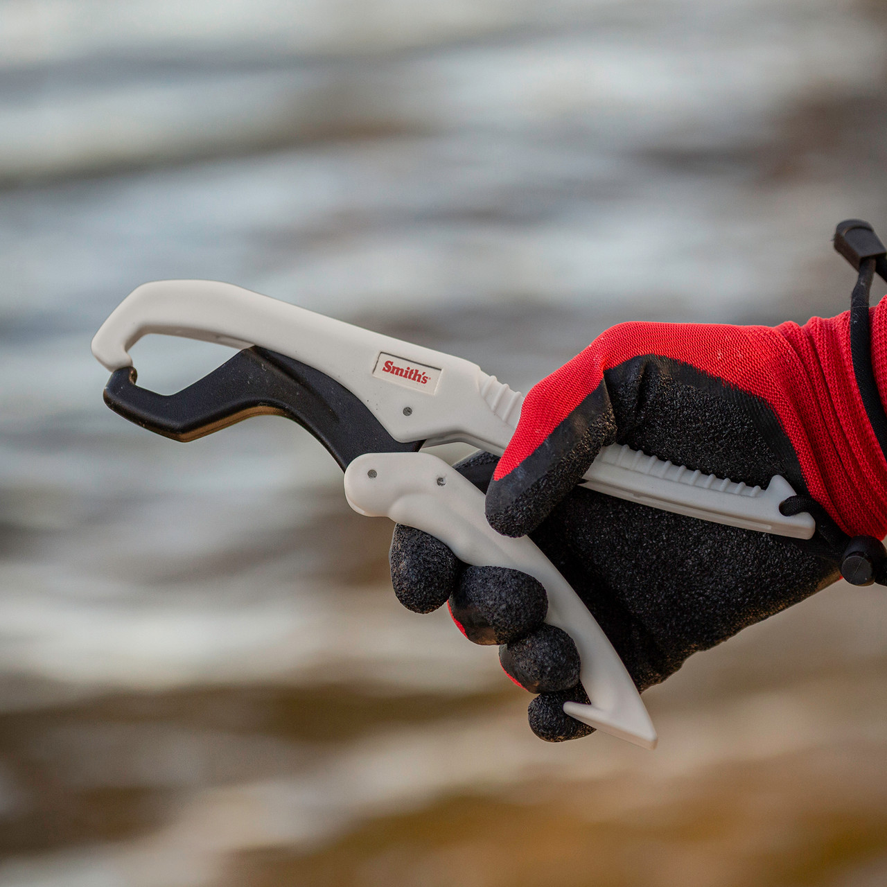 9" Floating Fish Gripper | Fishing & Outdoors Tools